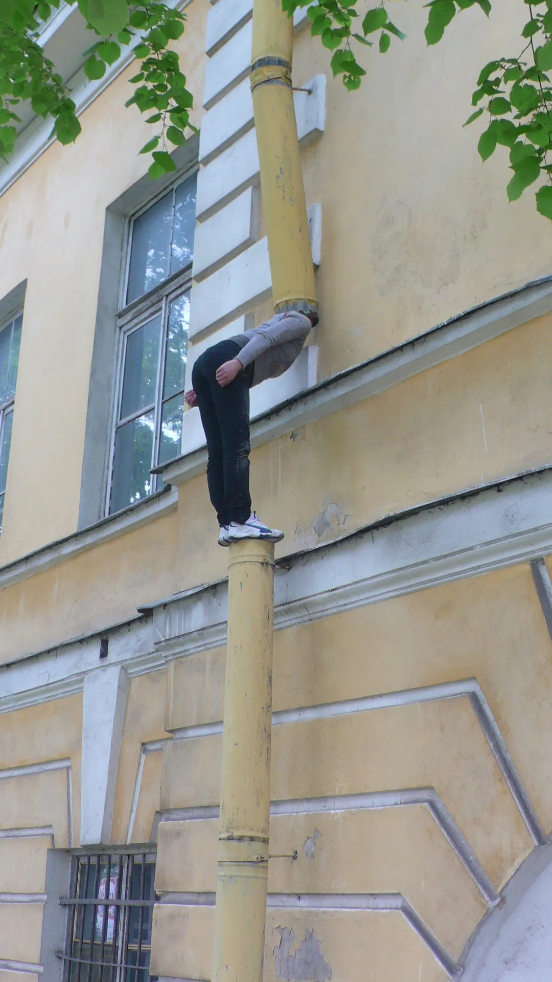 Human Sculptures as Performance Art and Sculpture in Public Spaces ...